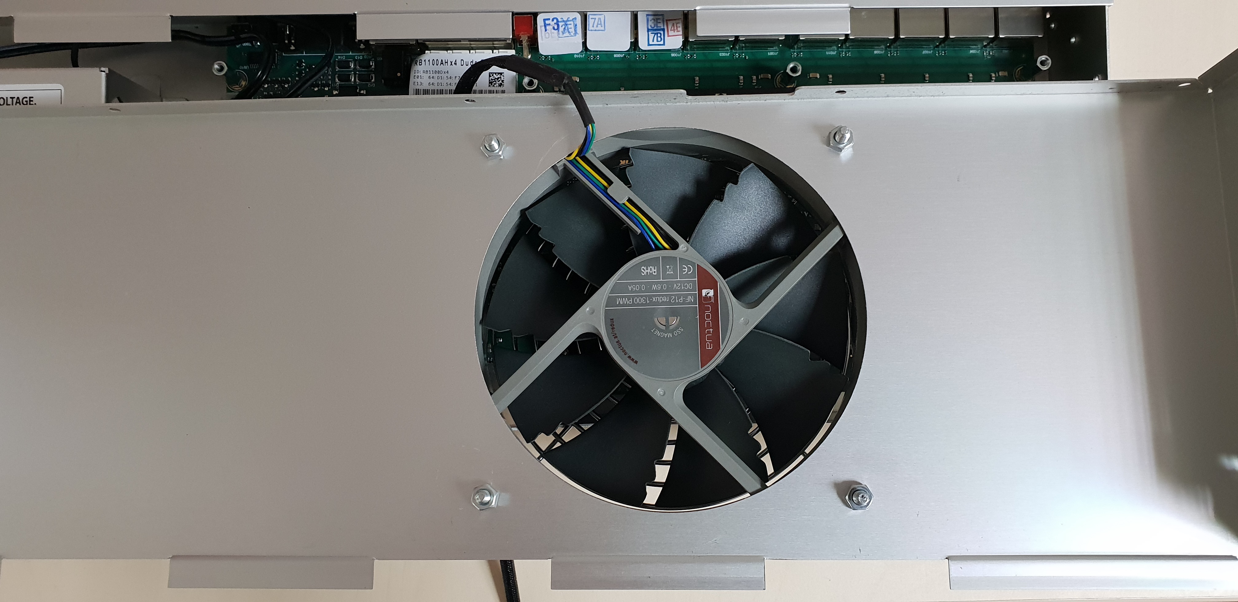 [TUTORIAL] adding a fan to RB1100AHx4 Dude Edition router - MikroTik ...