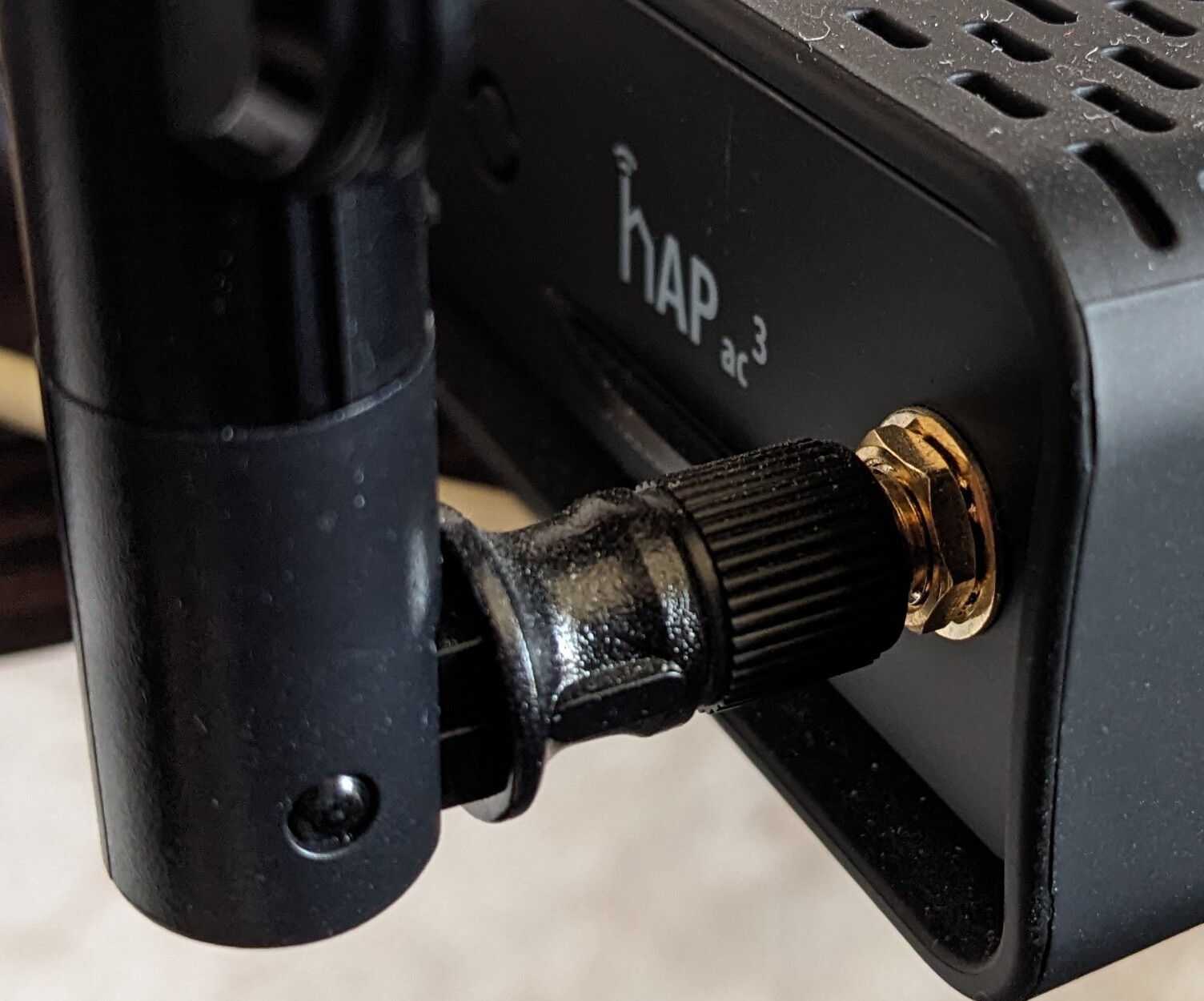 hAP ac3 5GHz antenna-gain locked, using 6 - Wireless Networking - MikroTik community forum